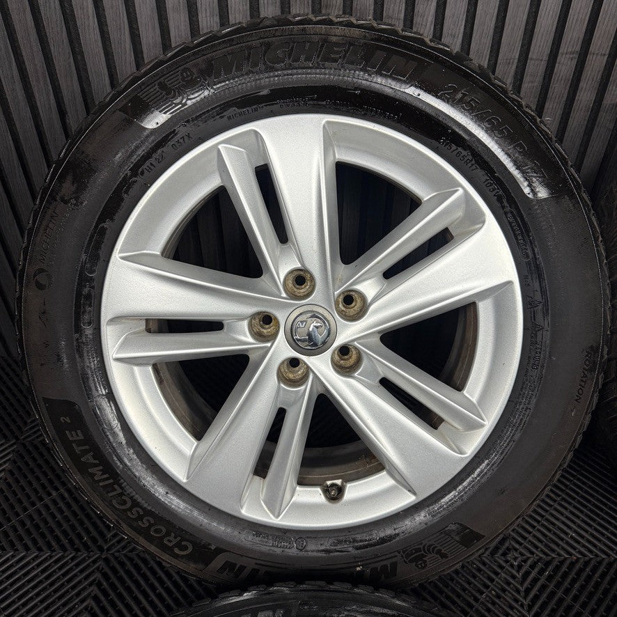 17'' Genuine Vauxhall Grandland X Silver Alloy Alloy Wheel Tyres Yp000 ...