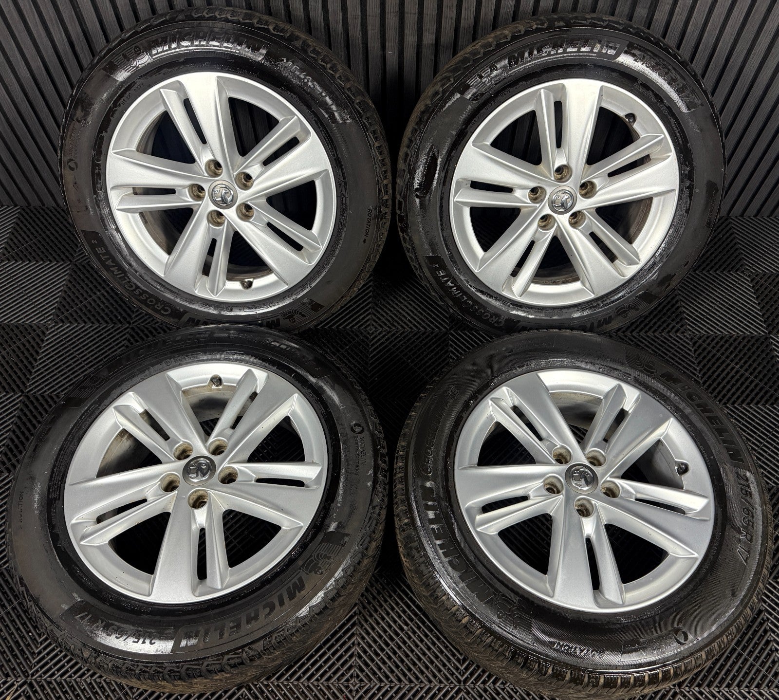 17'' GENUINE VAUXHALL GRANDLAND X SILVER ALLOY ALLOY WHEEL TYRES YP000 ...