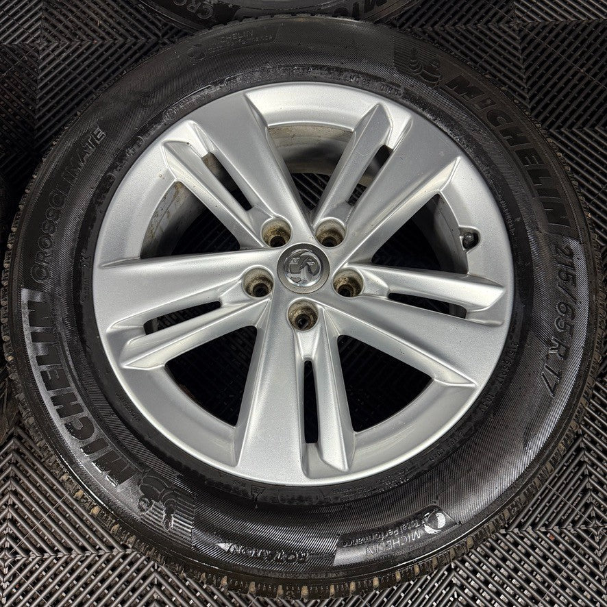 17'' Genuine Vauxhall Grandland X Silver Alloy Alloy Wheel Tyres Yp000 ...